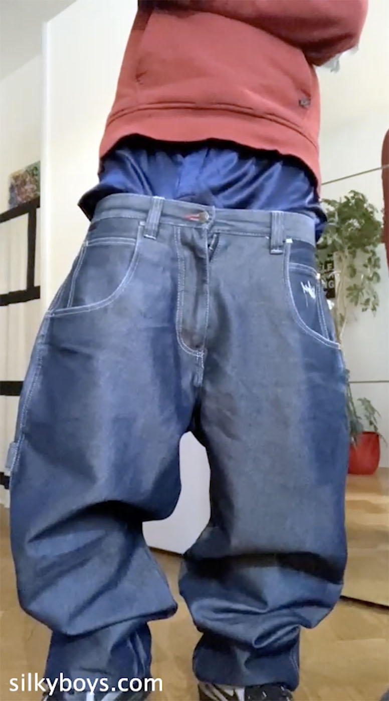 Silkyboys - Silkyboys.com - gay chavs and lads in satin boxers and ...
