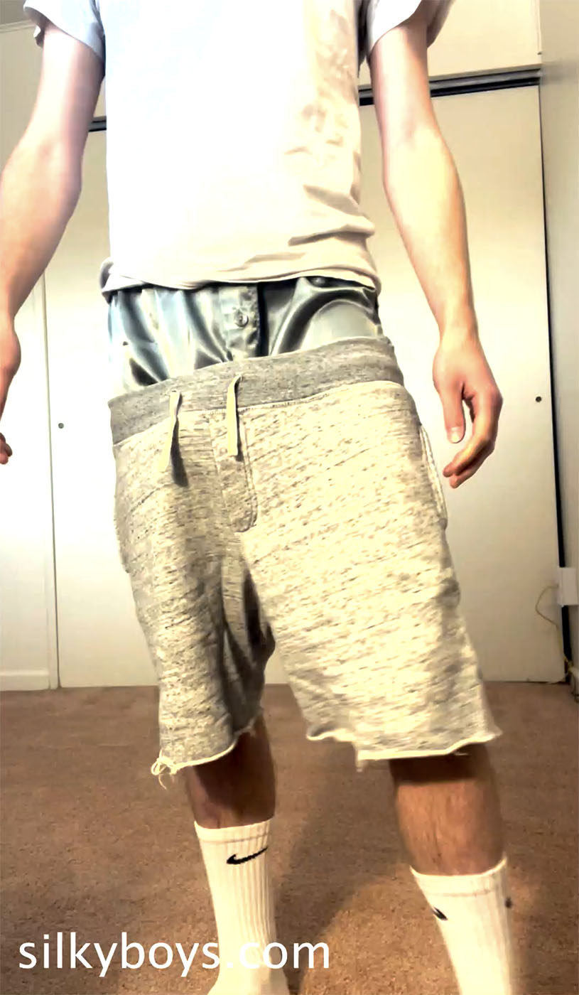 Silkyboys - Silkyboys.com - gay chavs and lads in satin boxers and ...