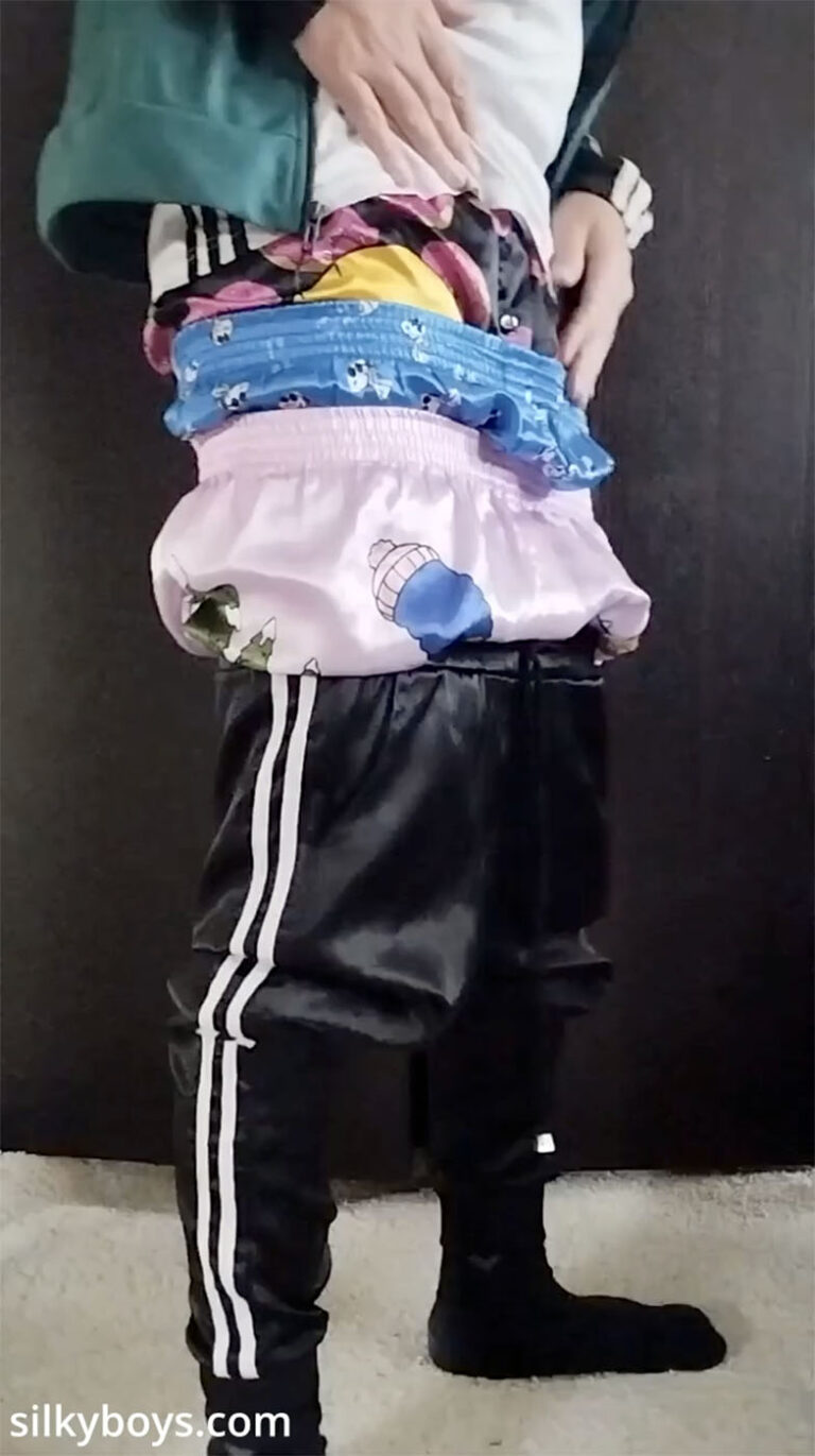 Silkyboys.com - saggy, shiny, silky chavs - Silkyboys